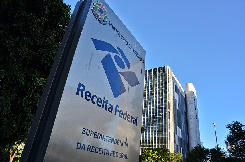 Receita Federal arrecada R$ 5 bilhões em 2025, apesar da queda nas ...